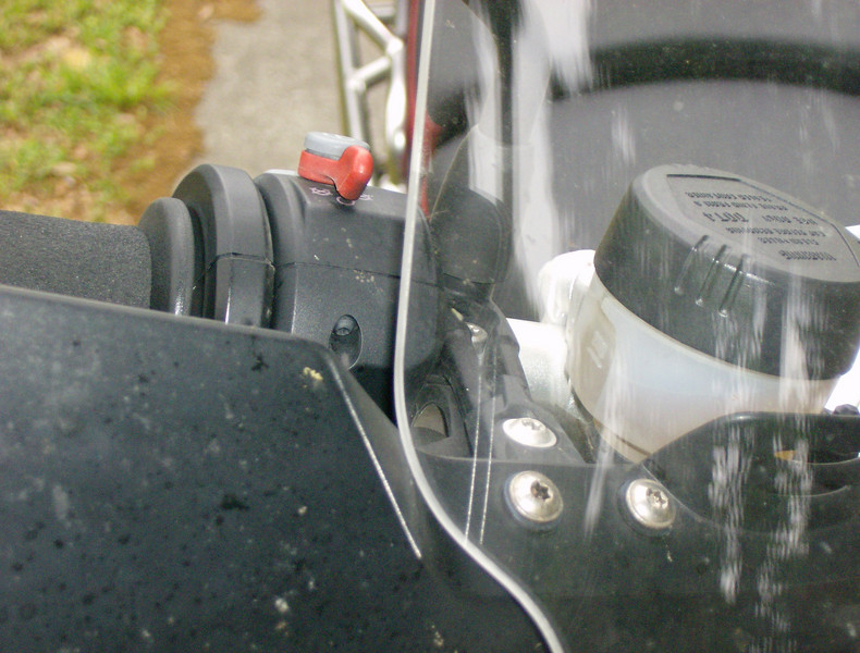 Adapting a Parabellum windshield... | Adventure Rider
